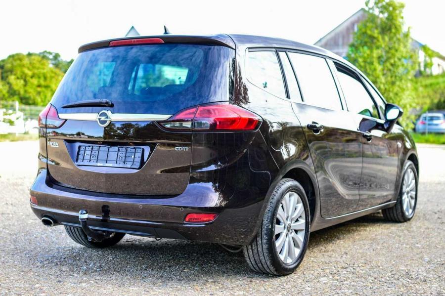 Brown Opel Zafira Tourer 2015 in Kretinga, with an engine capacity of 2.00 L and mileage of 263 thousand km for 6150 €, photo 6 on AUTOMOTO.COM.LV