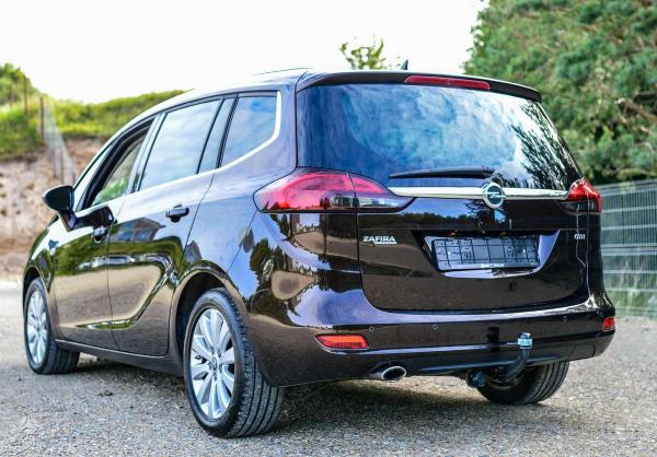 Brown Opel Zafira Tourer 2015 in Kretinga, with an engine capacity of 2.00 L and mileage of 263 thousand km for 6150 €, photo 7 on AUTOMOTO.COM.LV