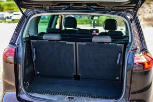 Brown Opel Zafira Tourer 2015 in Kretinga, with an engine capacity of 2.00 L and mileage of 263 thousand km for 6150 €, photo 10 on AUTOMOTO.COM.LV
