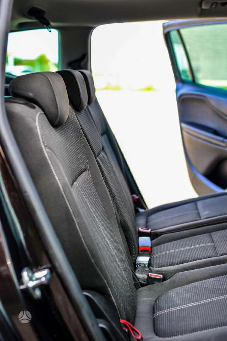 Brown Opel Zafira Tourer 2015 in Kretinga, with an engine capacity of 2.00 L and mileage of 263 thousand km for 6150 €, photo 13 on AUTOMOTO.COM.LV