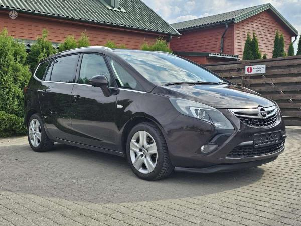 Brown Opel Zafira Tourer 2015 in Kretinga, with an engine capacity of 1.60 L and mileage of 265 thousand km for 5999 €, photo 2 on AUTOMOTO.COM.LV