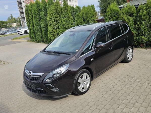 Brown Opel Zafira Tourer 2015 in Kretinga, with an engine capacity of 1.60 L and mileage of 265 thousand km for 5999 €, photo 8 on AUTOMOTO.COM.LV