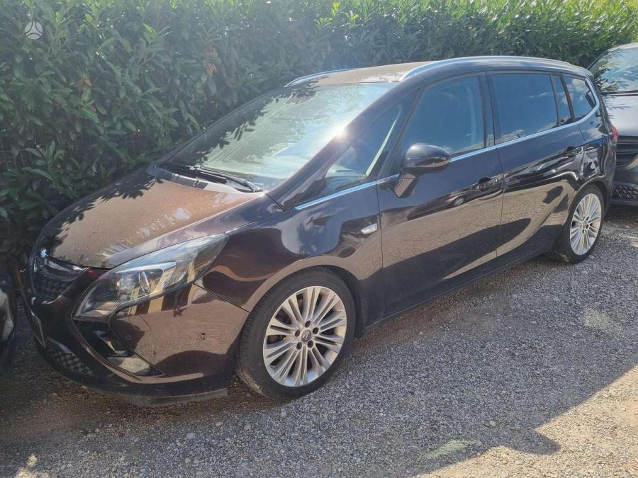 Коричневый Опель Zafira Tourer 2015 в Шяуляй, объемом двигателя 1.96 л и пробегом 197 тыс. км за 4600 €, фото 4 на AUTOMOTO.COM.LV