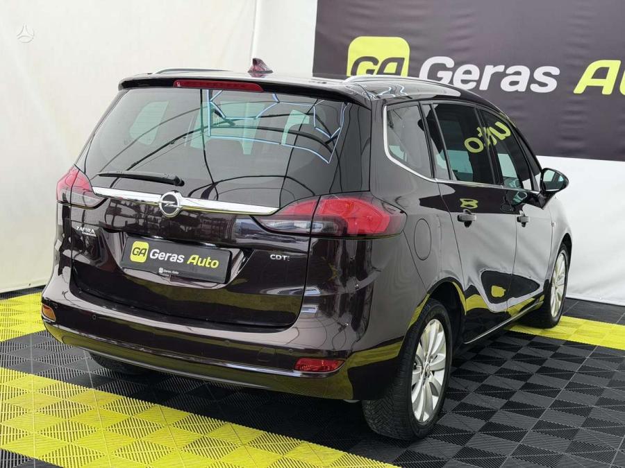 Brown Opel Zafira Tourer 2015 in Vilnius, with an engine capacity of 1.96 L and mileage of 288 thousand km for 5850 €, photo 5 on AUTOMOTO.COM.LV