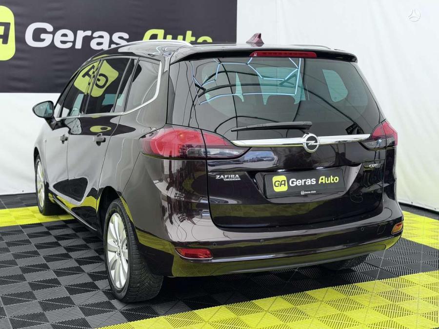 Brown Opel Zafira Tourer 2015 in Vilnius, with an engine capacity of 1.96 L and mileage of 288 thousand km for 5850 €, photo 7 on AUTOMOTO.COM.LV