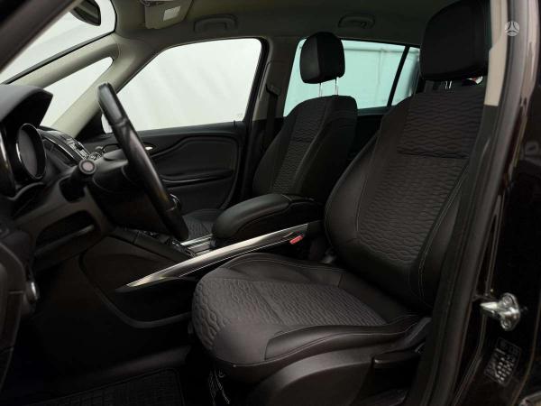 Opel Zafira Tourer 2015 Viļņa vietnē Brūns Opel Zafira Tourer 2015 Viļņa, ar dzinēja tilpumu 1.96 L un nobraukumu 288 tūkst. km par 5850 €, foto 11 vietnē AUTOMOTO.COM.LV