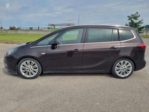 Brown Opel Zafira Tourer 2015 in Siauliai, with an engine capacity of 1.96 L and mileage of 197 thousand km for 4600 €, photo 4 on AUTOMOTO.COM.LV