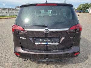 Brown Opel Zafira Tourer 2015 in Siauliai, with an engine capacity of 1.96 L and mileage of 197 thousand km for 4600 €, photo 7 on AUTOMOTO.COM.LV