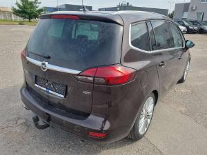 Brown Opel Zafira Tourer 2015 in Siauliai, with an engine capacity of 1.96 L and mileage of 197 thousand km for 4600 €, photo 8 on AUTOMOTO.COM.LV