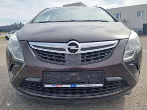 Brown Opel Zafira Tourer 2015 in Siauliai, with an engine capacity of 1.96 L and mileage of 197 thousand km for 4600 €, photo 14 on AUTOMOTO.COM.LV