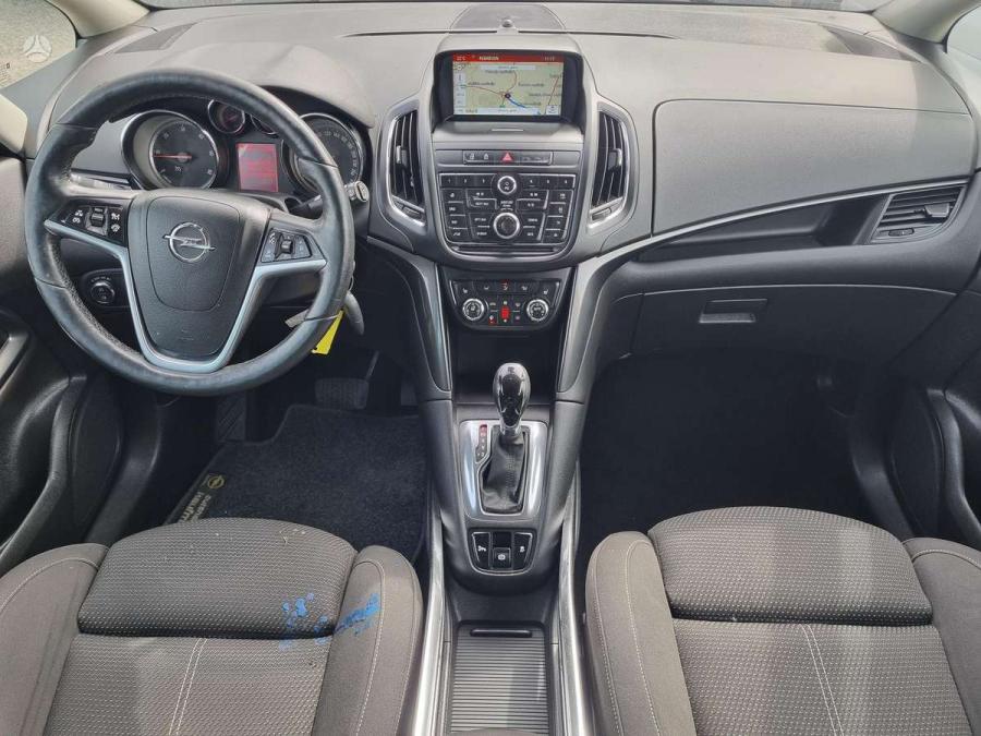 Brown Opel Zafira Tourer 2015 in Siauliai, with an engine capacity of 1.96 L and mileage of 197 thousand km for 4600 €, photo 29 on AUTOMOTO.COM.LV