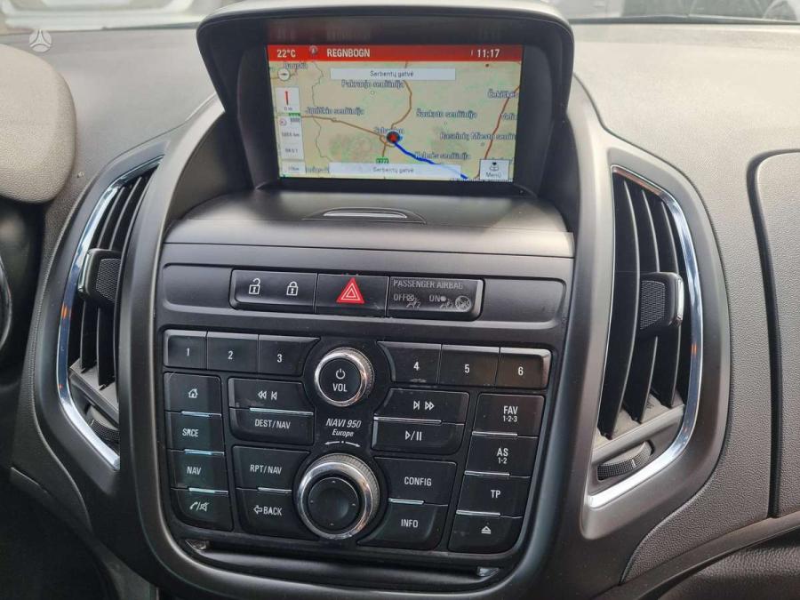 Brown Opel Zafira Tourer 2015 in Siauliai, with an engine capacity of 1.96 L and mileage of 197 thousand km for 4600 €, photo 31 on AUTOMOTO.COM.LV