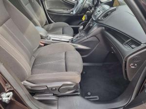 Brown Opel Zafira Tourer 2015 in Siauliai, with an engine capacity of 1.96 L and mileage of 197 thousand km for 4600 €, photo 36 on AUTOMOTO.COM.LV