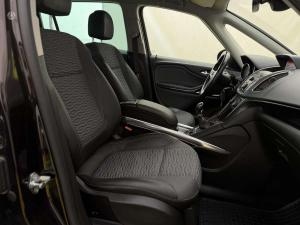 Brūns Opel Zafira Tourer 2015 Viļņa, ar dzinēja tilpumu 1.96 L un nobraukumu 288 tūkst. km par 4990 €, foto 16 vietnē AUTOMOTO.COM.LV