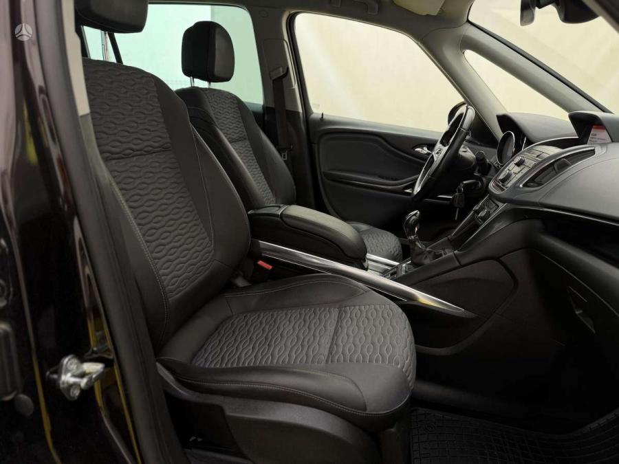 Brūns Opel Zafira Tourer 2015 Viļņa, ar dzinēja tilpumu 1.96 L un nobraukumu 288 tūkst. km par 4990 €, foto 16 vietnē AUTOMOTO.COM.LV