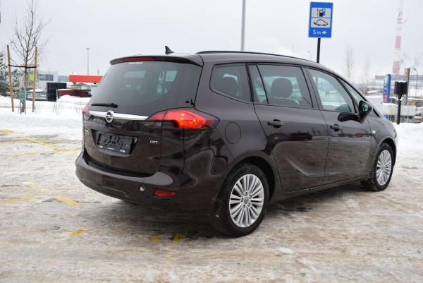 Brown Opel Zafira Tourer 2016 in Vilnius, with an engine capacity of 1.60 L and mileage of 201 thousand km for 6400 €, photo 5 on AUTOMOTO.COM.LV
