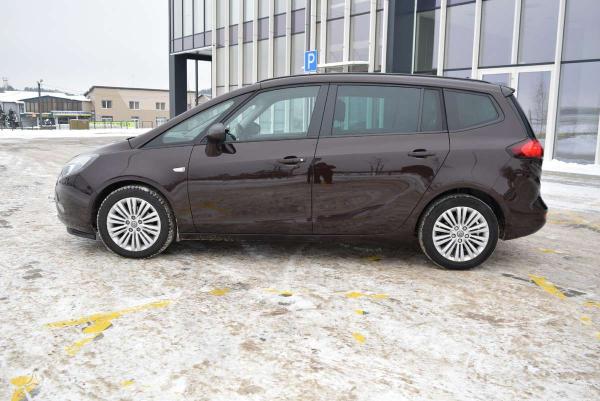 Brown Opel Zafira Tourer 2016 in Vilnius, with an engine capacity of 1.60 L and mileage of 201 thousand km for 6400 €, photo 9 on AUTOMOTO.COM.LV