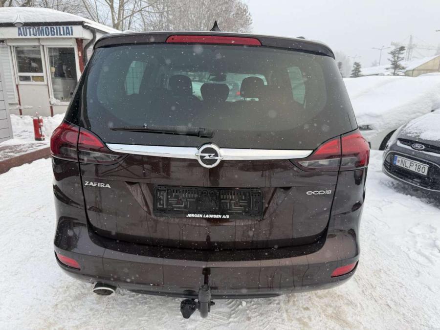 Brown Opel Zafira Tourer 2017 in Klaipeda, with an engine capacity of 2.00 L and mileage of 243 thousand km for 7600 €, photo 5 on AUTOMOTO.COM.LV