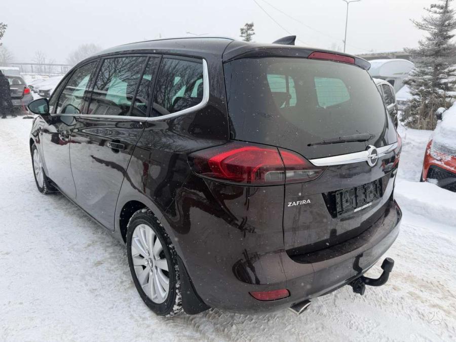 Brown Opel Zafira Tourer 2017 in Klaipeda, with an engine capacity of 2.00 L and mileage of 243 thousand km for 7600 €, photo 6 on AUTOMOTO.COM.LV