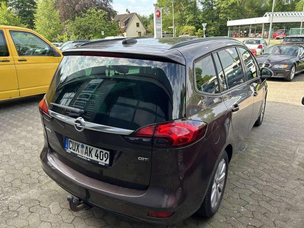 Brown Opel Zafira Tourer 2017 in Kaunas, with an engine capacity of 1.60 L and mileage of 145 thousand km for 5990 €, photo 5 on AUTOMOTO.COM.LV
