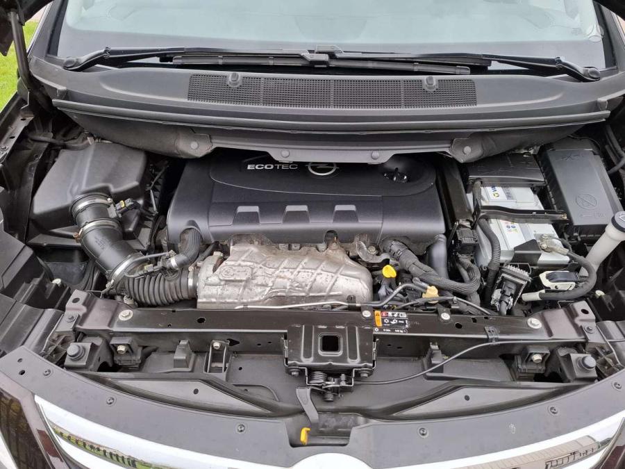 Brown Opel Zafira Tourer 2012 in Kalvarija, with an engine capacity of 1.96 L and mileage of 165 thousand km for 5600 €, photo 5 on AUTOMOTO.COM.LV