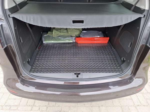 Brown Opel Zafira Tourer 2012 in Kalvarija, with an engine capacity of 1.96 L and mileage of 165 thousand km for 5600 €, photo 9 on AUTOMOTO.COM.LV