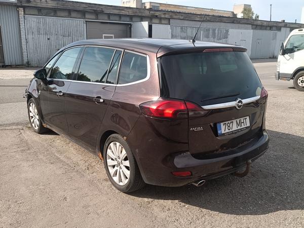 Brown Opel Zafira Tourer 2012 in Tallinn, with an engine capacity of 0.00 L and mileage of 330 thousand km for 1500 €, photo 2 on AUTOMOTO.COM.LV