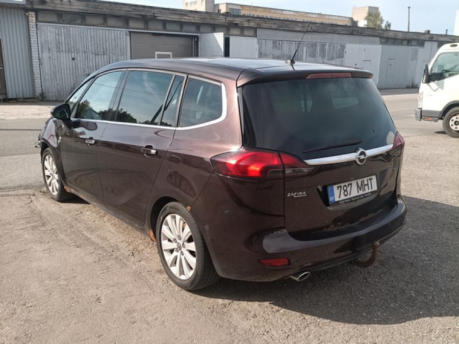 Brown Opel Zafira Tourer 2012 in Tallinn, with an engine capacity of 0.00 L and mileage of 330 thousand km for 1500 €, photo 3 on AUTOMOTO.COM.LV
