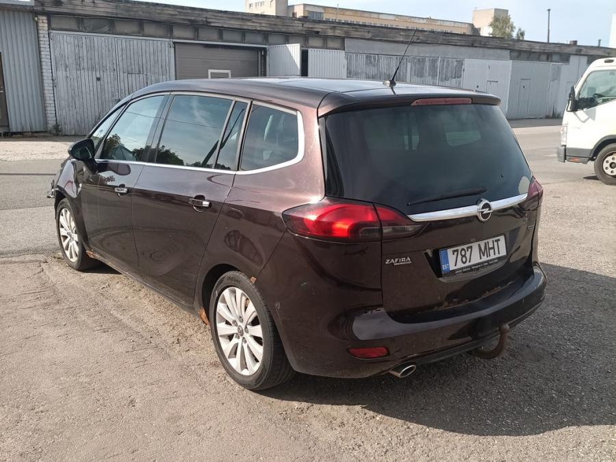 Brown Opel Zafira Tourer 2012 in Tallinn, with an engine capacity of 0.00 L and mileage of 330 thousand km for 1500 €, photo 6 on AUTOMOTO.COM.LV