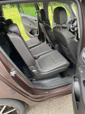 Brown Opel Zafira Tourer 2017 in Kaunas, with an engine capacity of 1.96 L and mileage of 173 thousand km for 11500 €, photo 8 on AUTOMOTO.COM.LV