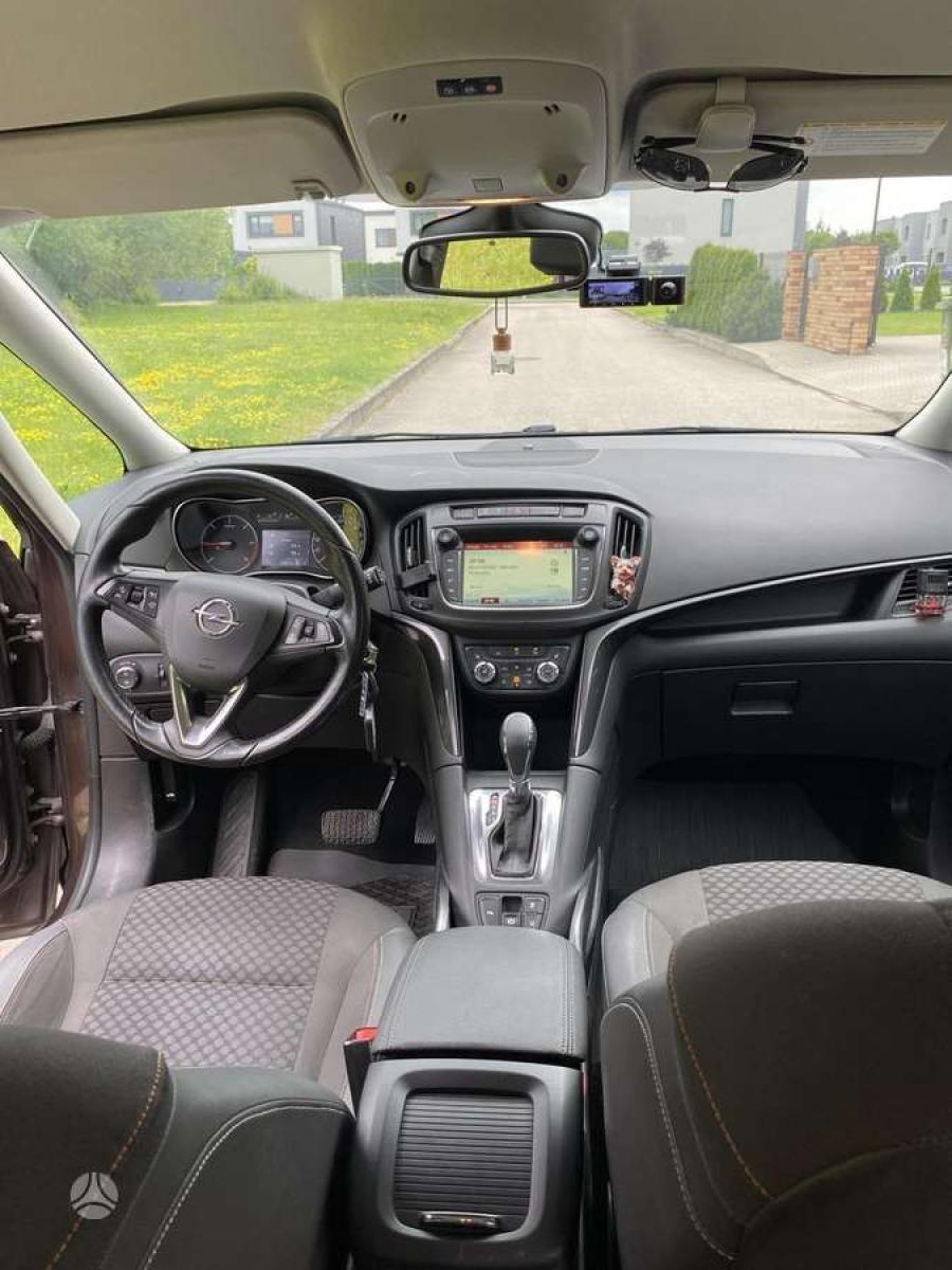 Brown Opel Zafira Tourer 2017 in Kaunas, with an engine capacity of 1.96 L and mileage of 173 thousand km for 11500 €, photo 9 on AUTOMOTO.COM.LV