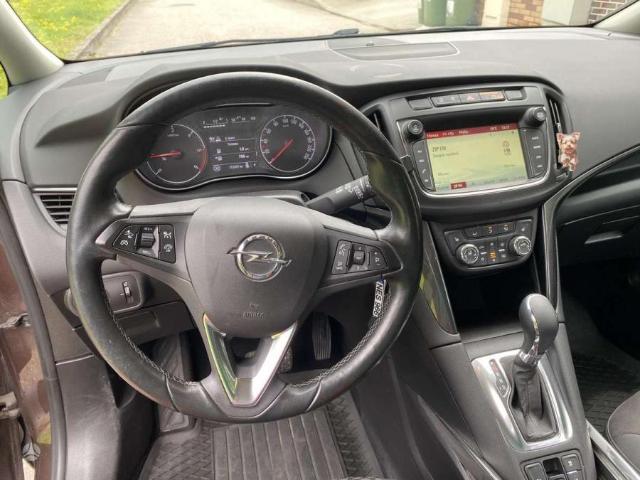 Brown Opel Zafira Tourer 2017 in Kaunas, with an engine capacity of 1.96 L and mileage of 173 thousand km for 11500 €, photo 10 on AUTOMOTO.COM.LV