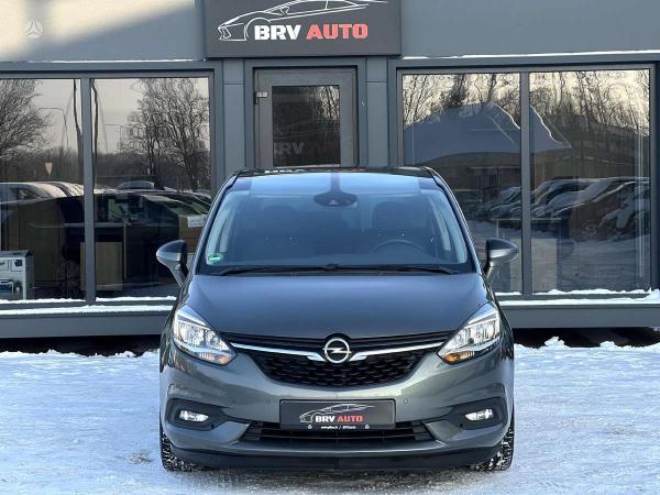 Green Opel Zafira Tourer 2017 in Kedainiai, with an engine capacity of 1.96 L and mileage of 228 thousand km for 8150 €, photo 3 on AUTOMOTO.COM.LV
