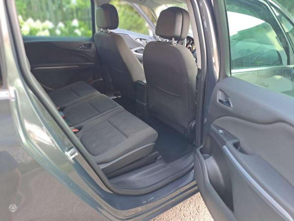 Pelēks Opel Zafira Tourer 2014 Marijampole, ar dzinēja tilpumu 1.60 L un nobraukumu 221 tūkst. km par 3850 €, foto 2 vietnē AUTOMOTO.COM.LV