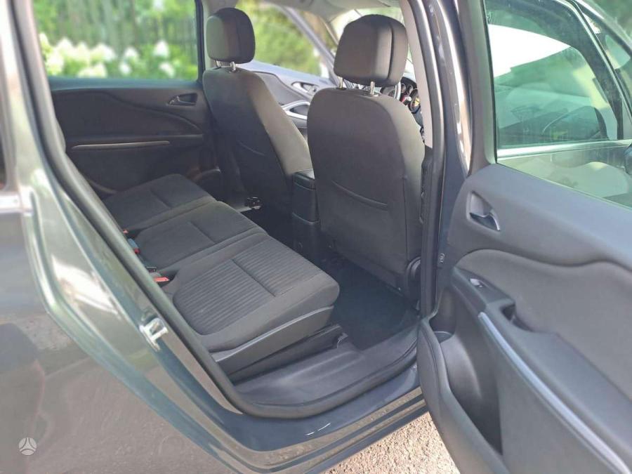 Серый Опель Zafira Tourer 2014 в Мариямполе, объемом двигателя 1.60 л и пробегом 221 тыс. км за 3850 €, фото 3 на AUTOMOTO.COM.LV