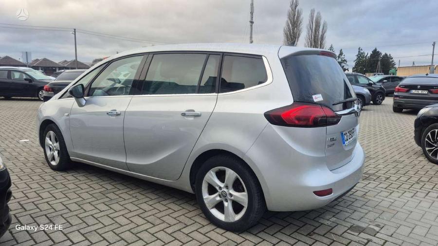Pelēks Opel Zafira Tourer 2012 Tauragė, ar dzinēja tilpumu 2.00 L un nobraukumu 270 tūkst. km par 2900 €, foto 3 vietnē AUTOMOTO.COM.LV