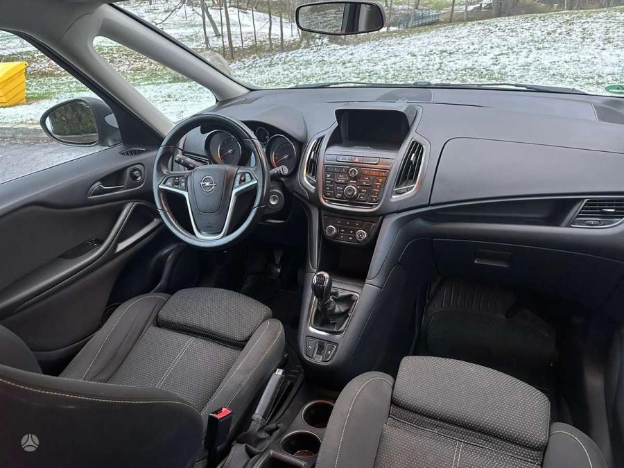 Pelēks Opel Zafira Tourer 2012 Nemenčinė, ar dzinēja tilpumu 2.00 L un nobraukumu 330 tūkst. km par 4800 €, foto 9 vietnē AUTOMOTO.COM.LV