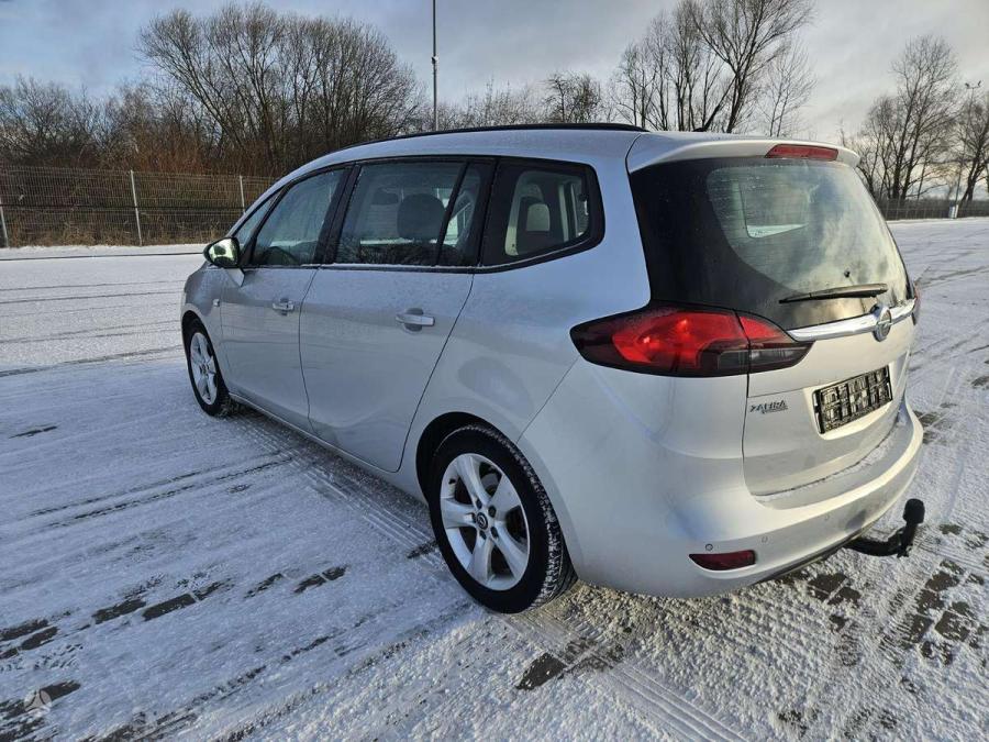 Pelēks Opel Zafira Tourer 2012 Marijampole, ar dzinēja tilpumu 1.36 L un nobraukumu 206 tūkst. km par 4850 €, foto 4 vietnē AUTOMOTO.COM.LV