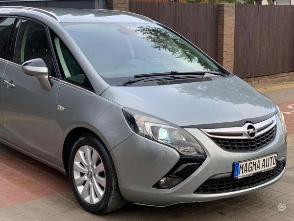 Grey Opel Zafira Tourer 2012 in Marijampole, with an engine capacity of 1.96 L and mileage of 258 thousand km for 6450 €, photo 8 on AUTOMOTO.COM.LV