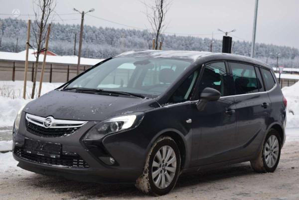 Pelēks Opel Zafira Tourer 2012 Viļņa, ar dzinēja tilpumu 1.96 L un nobraukumu 237 tūkst. km par 5900 €, foto 1 vietnē AUTOMOTO.COM.LV
