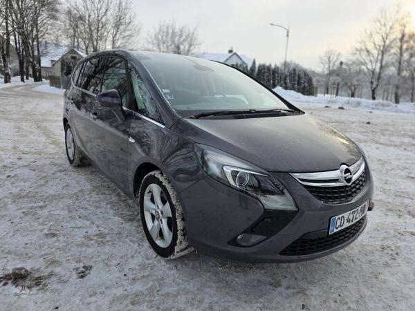 Серый Опель Zafira Tourer 2012 в Таураге, объемом двигателя 1.96 л и пробегом 187 тыс. км за 4900 €, фото 1 на AUTOMOTO.COM.LV
