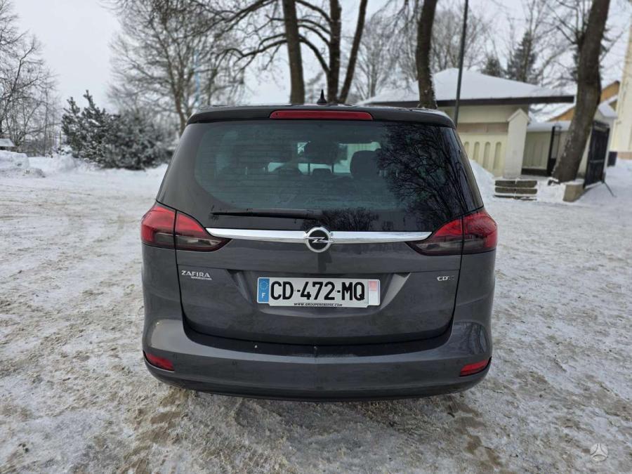 Grey Opel Zafira Tourer 2012 in Taurage, with an engine capacity of 1.96 L and mileage of 187 thousand km for 4900 €, photo 8 on AUTOMOTO.COM.LV