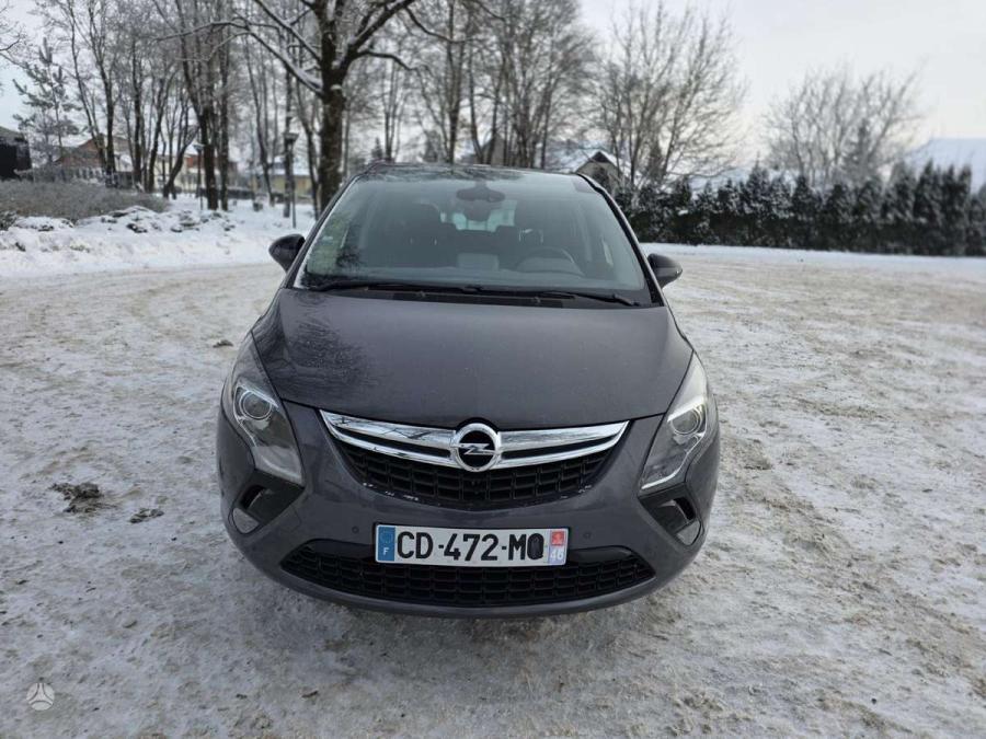 Серый Опель Zafira Tourer 2012 в Таураге, объемом двигателя 1.96 л и пробегом 188 тыс. км за 4650 €, фото 1 на AUTOMOTO.COM.LV