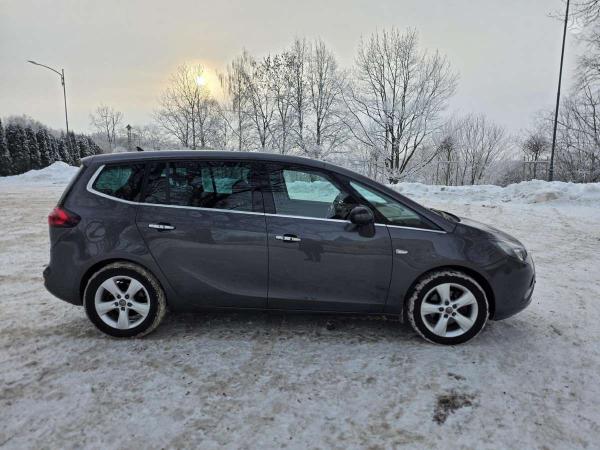 Pelēks Opel Zafira Tourer 2012 Tauragė, ar dzinēja tilpumu 1.96 L un nobraukumu 188 tūkst. km par 4650 €, foto 4 vietnē AUTOMOTO.COM.LV