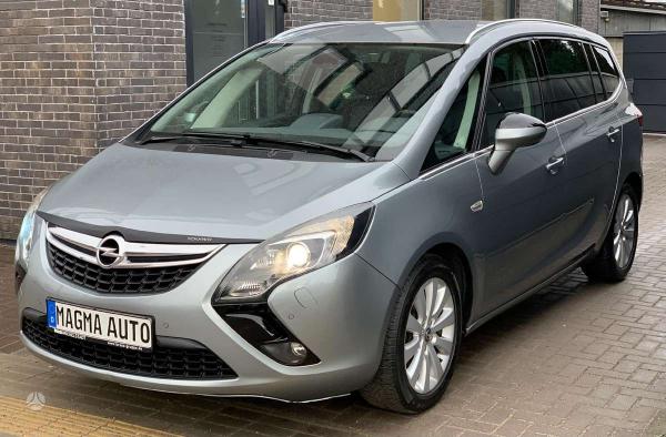 Grey Opel Zafira Tourer 2012 in Marijampole, with an engine capacity of 1.96 L and mileage of 258 thousand km for 6350 €, photo 6 on AUTOMOTO.COM.LV