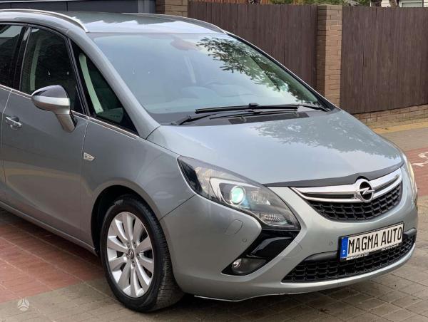 Grey Opel Zafira Tourer 2012 in Marijampole, with an engine capacity of 1.96 L and mileage of 258 thousand km for 6350 €, photo 8 on AUTOMOTO.COM.LV
