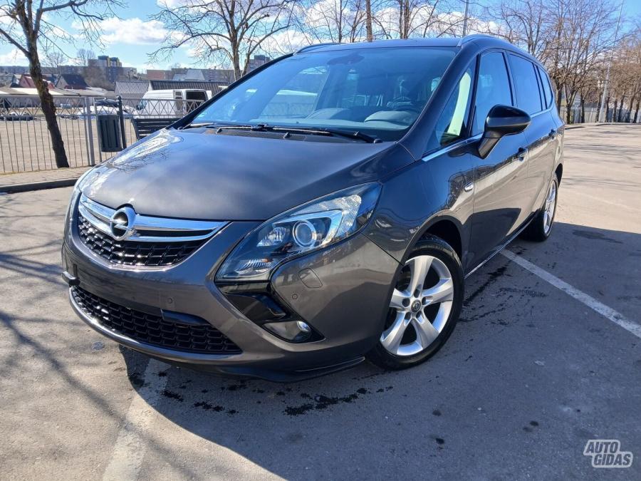 Grey Opel Zafira Tourer 2012 in Telschi, with an engine capacity of 2.00 L and mileage of 316 thousand km for 4850 €, photo 1 on AUTOMOTO.COM.LV