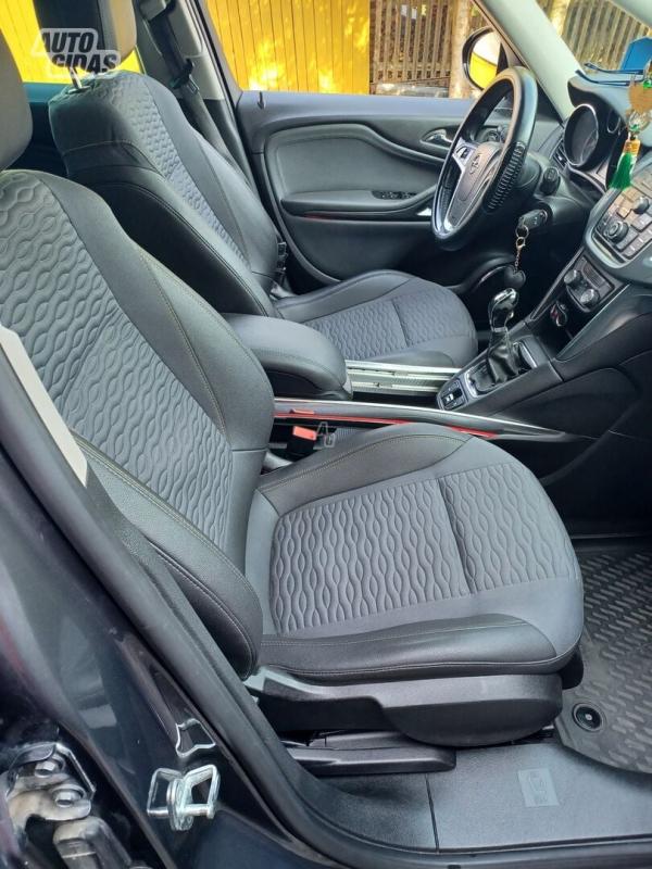 Pelēks Opel Zafira Tourer 2012 Jurbarkas, ar dzinēja tilpumu 2.00 L un nobraukumu 265 tūkst. km par 3999 €, foto 6 vietnē AUTOMOTO.COM.LV