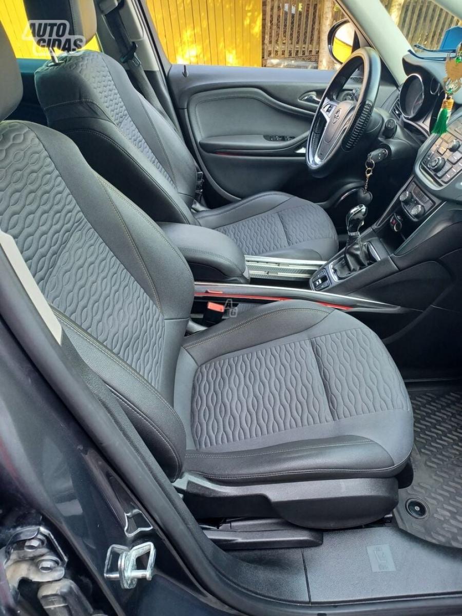 Pelēks Opel Zafira Tourer 2012 Jurbarkas, ar dzinēja tilpumu 2.00 L un nobraukumu 265 tūkst. km par 3999 €, foto 7 vietnē AUTOMOTO.COM.LV
