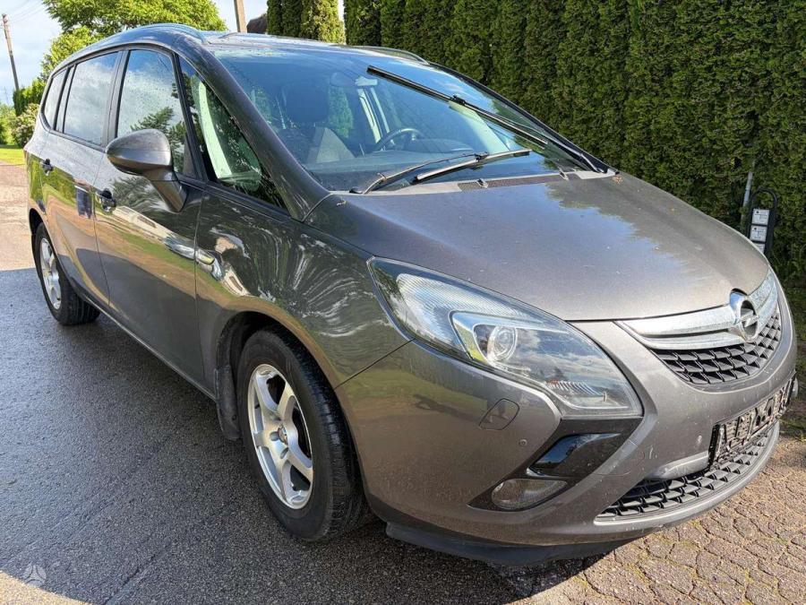 Pelēks Opel Zafira Tourer 2012 Rokiškis, ar dzinēja tilpumu 1.96 L un nobraukumu 280 tūkst. km par 4500 €, foto 3 vietnē AUTOMOTO.COM.LV